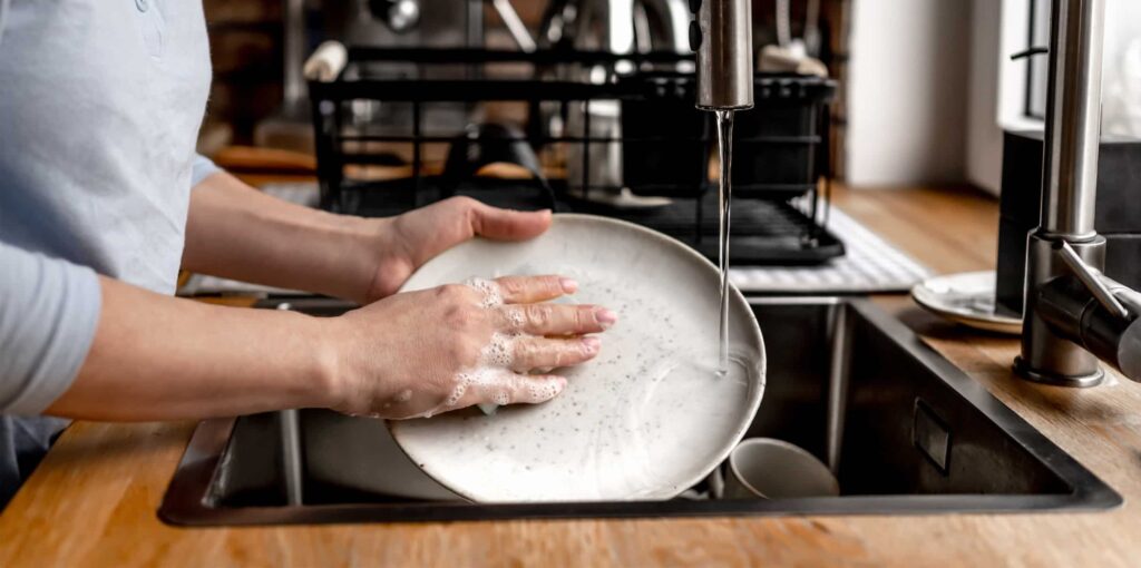 How To Get Rid Of Hard Water Spots From Your Dishes | AquaZona ...